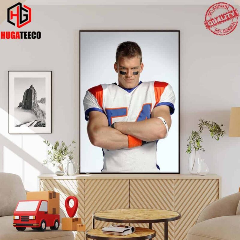 Alan Ritchson Plays The Role Of Thad Castle In The TV Series Blue ...